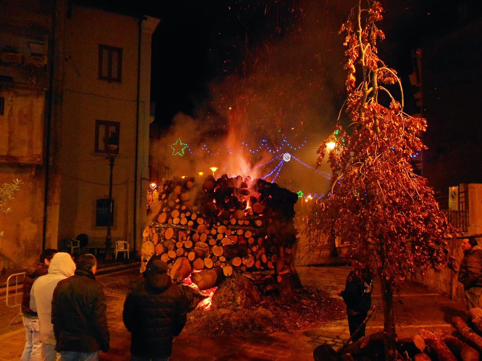 Piaggine News: La tradizione delle " focare" a Piaggine, alle falde del ...