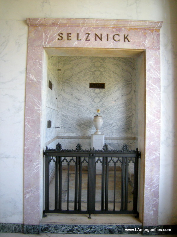 Los Angeles Morgue Files: "The Song of Bernadette" Actress Jennifer ...