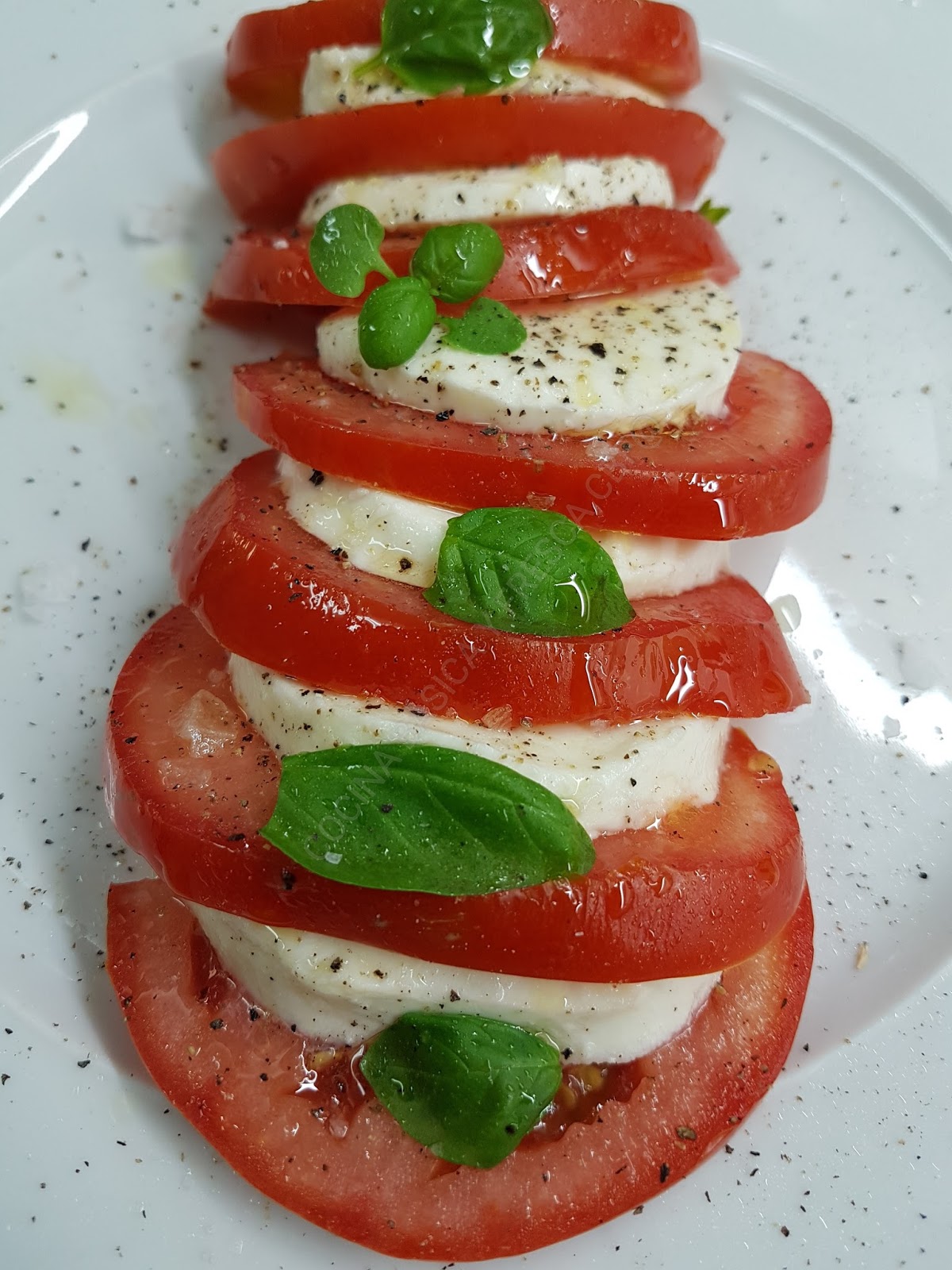 Cocina Basica y Fresca: ENSALADA CAPRESE O DE TOMATE Y QUESO MOZARRELLA ...