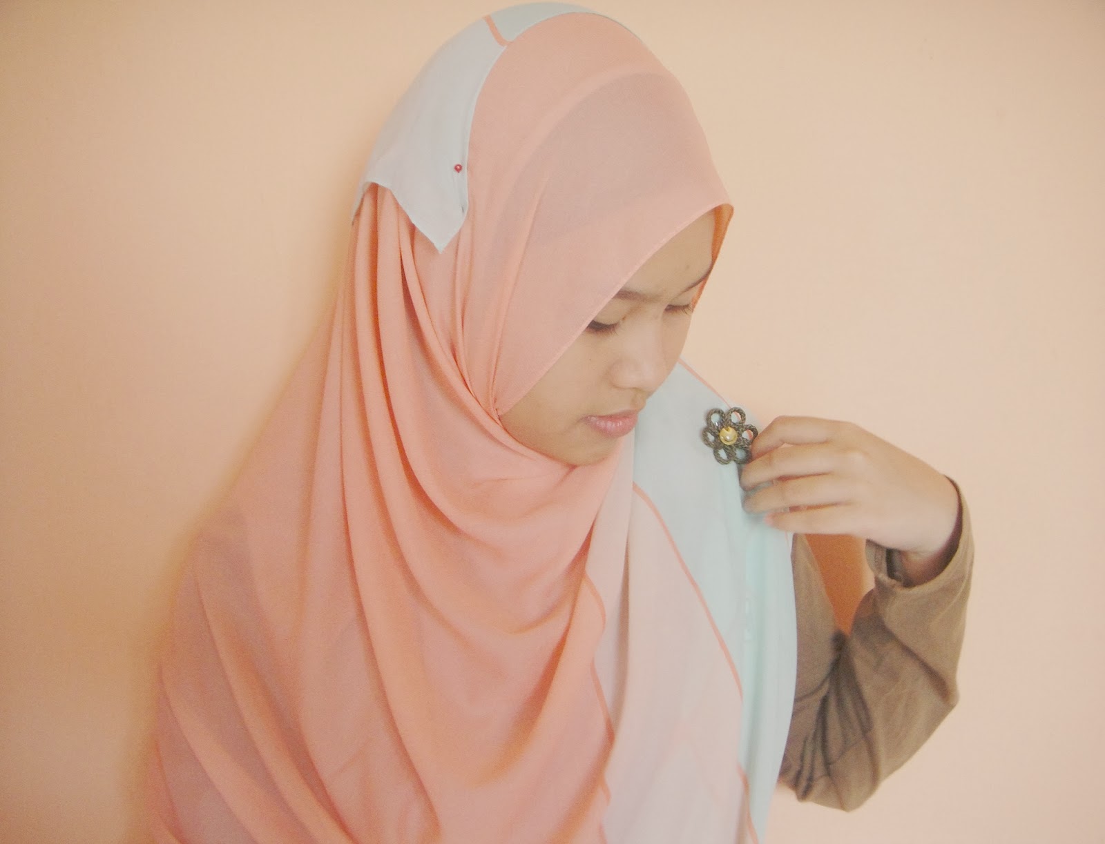 Nurul Azwa: Tutorial : Tudung bawal becomes selendang labuh