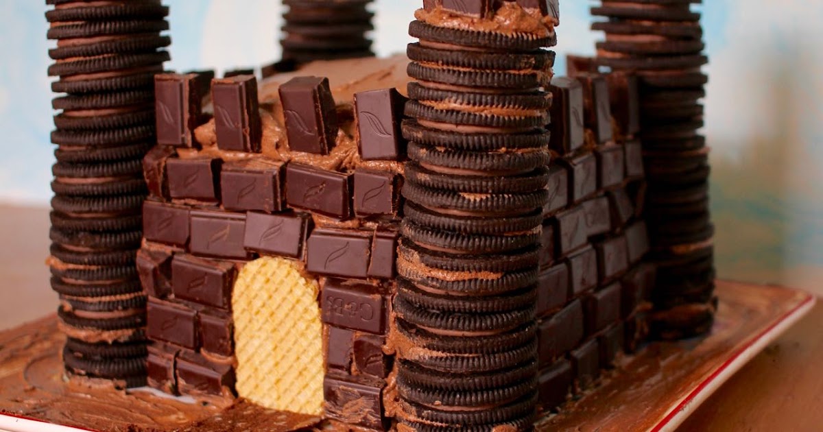 Green Gourmet Giraffe: Chocolate lovers medieval castle cake - step by step