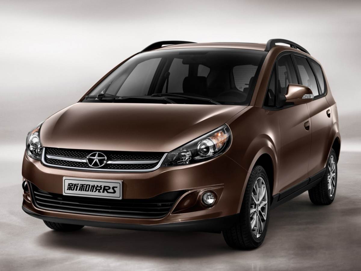 JAC J6 2014: reestilização e opção de câmbio automático