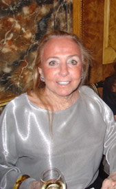 mitten drinnen: LYN REVSON...6/10/2011