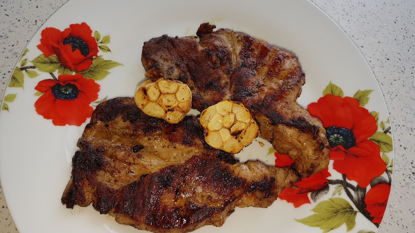 susu: Ceafa de porc la gratar electric si risotto