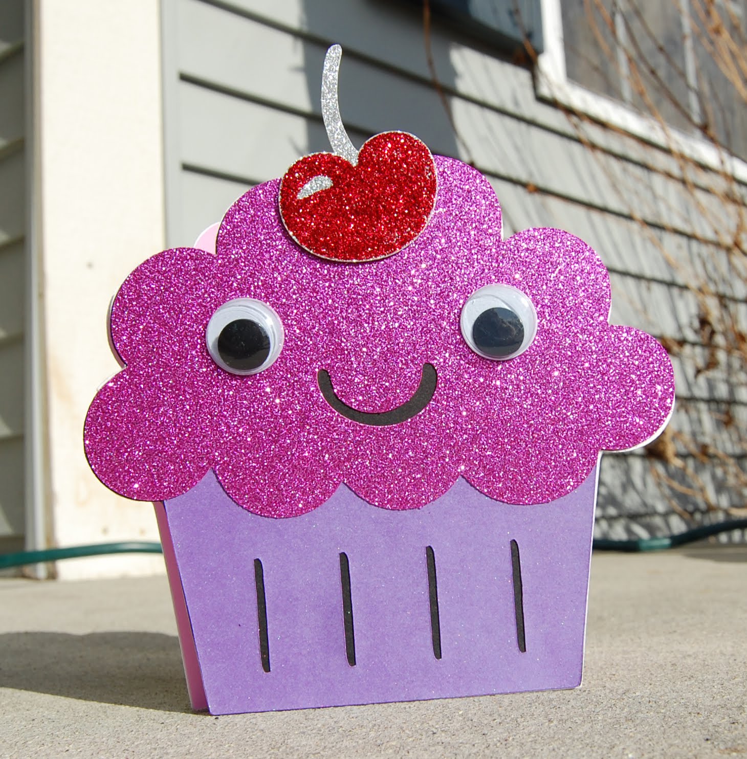 Mandie's Scrappin': Hello, Cupcake! Blog Hop