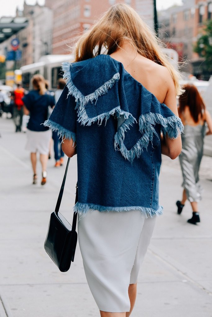 STREET STYLE INSPIRATION; FRAYED DENIM.-