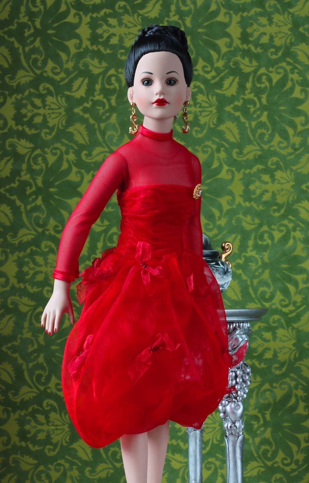 Dolldom: The Marvelous Mrs. Maisel Meets The Captivating Miss Collier