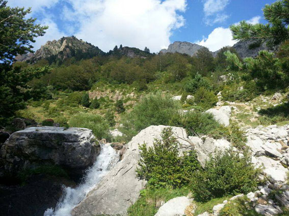 Huesca, rutas y lugares: El Valle de Acumuer