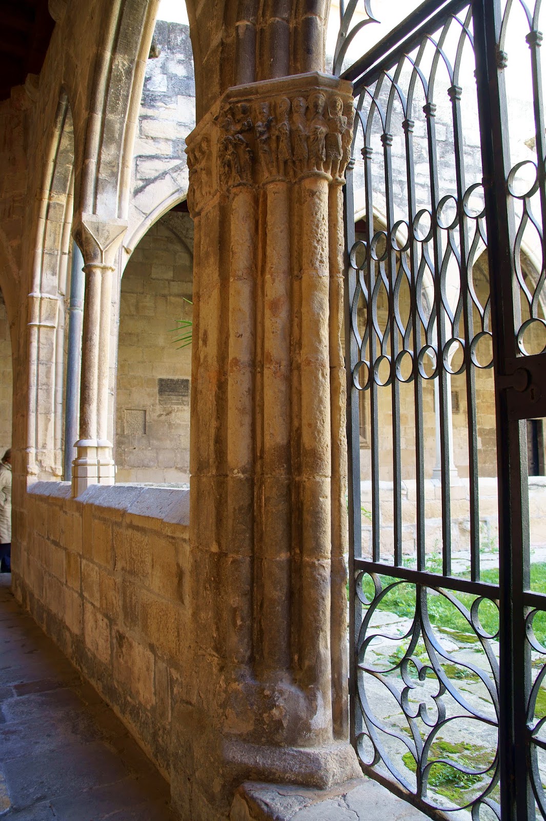 La Catedral de Santa Maria: Capitell romànics