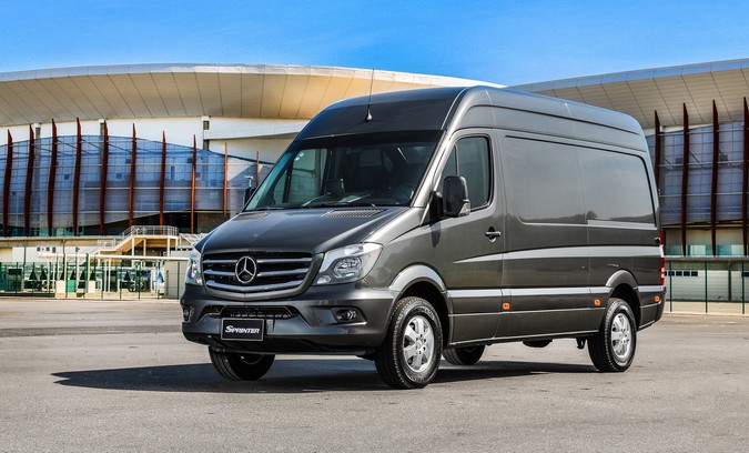 Furgão Sprinter lidera as vendas da categoria no mercado brasileiro em ...