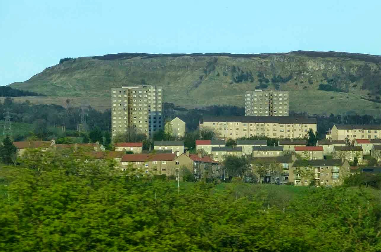 Alex and Bob`s Blue Sky Scotland: Overtoun Estate. Lang Craigs Hanging ...