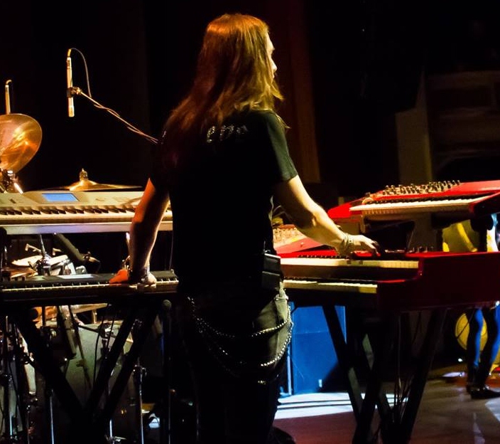 Rata Blanca Olavarria: Galería Danilo Moschen