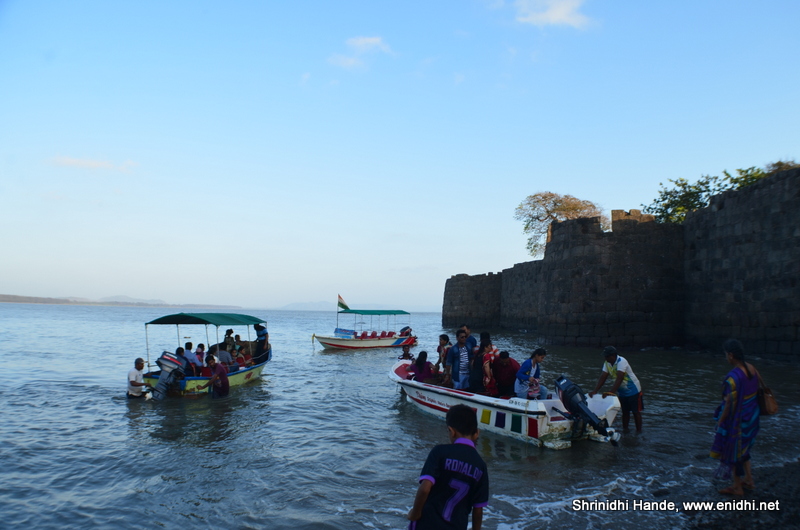 Kolaba Fort off Alibaug, Maharashtra - eNidhi India Travel Blog