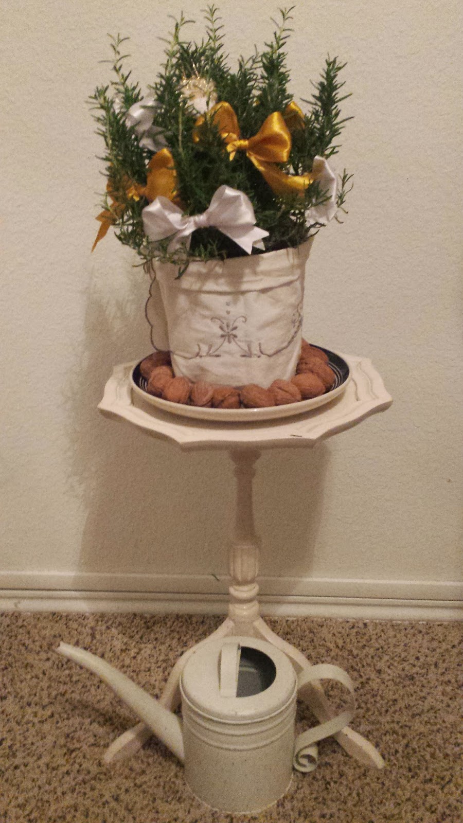 Love pure life : Repurpose, recycle, reuse - Christmas decorations