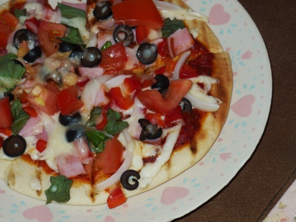 The Tall Girl Cooks: Grilled Pizza