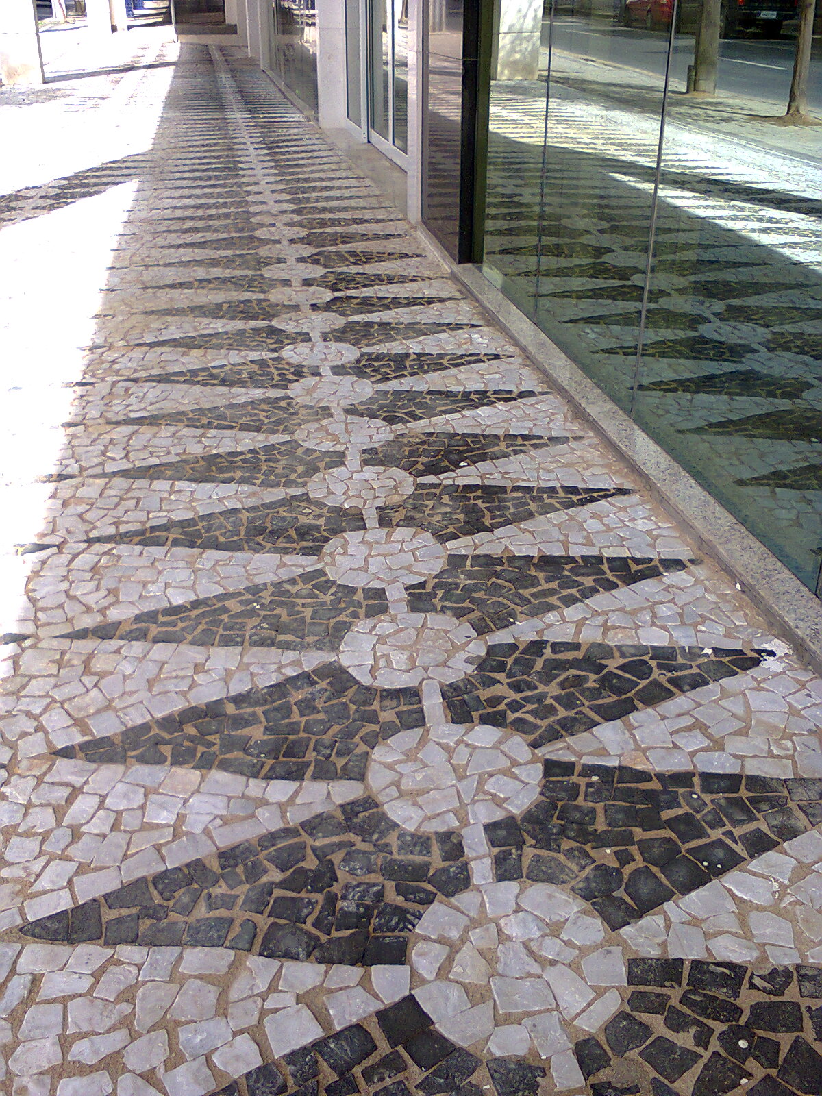 CAMINHO SEGURO: Patit Pavet ou Mosáico Português