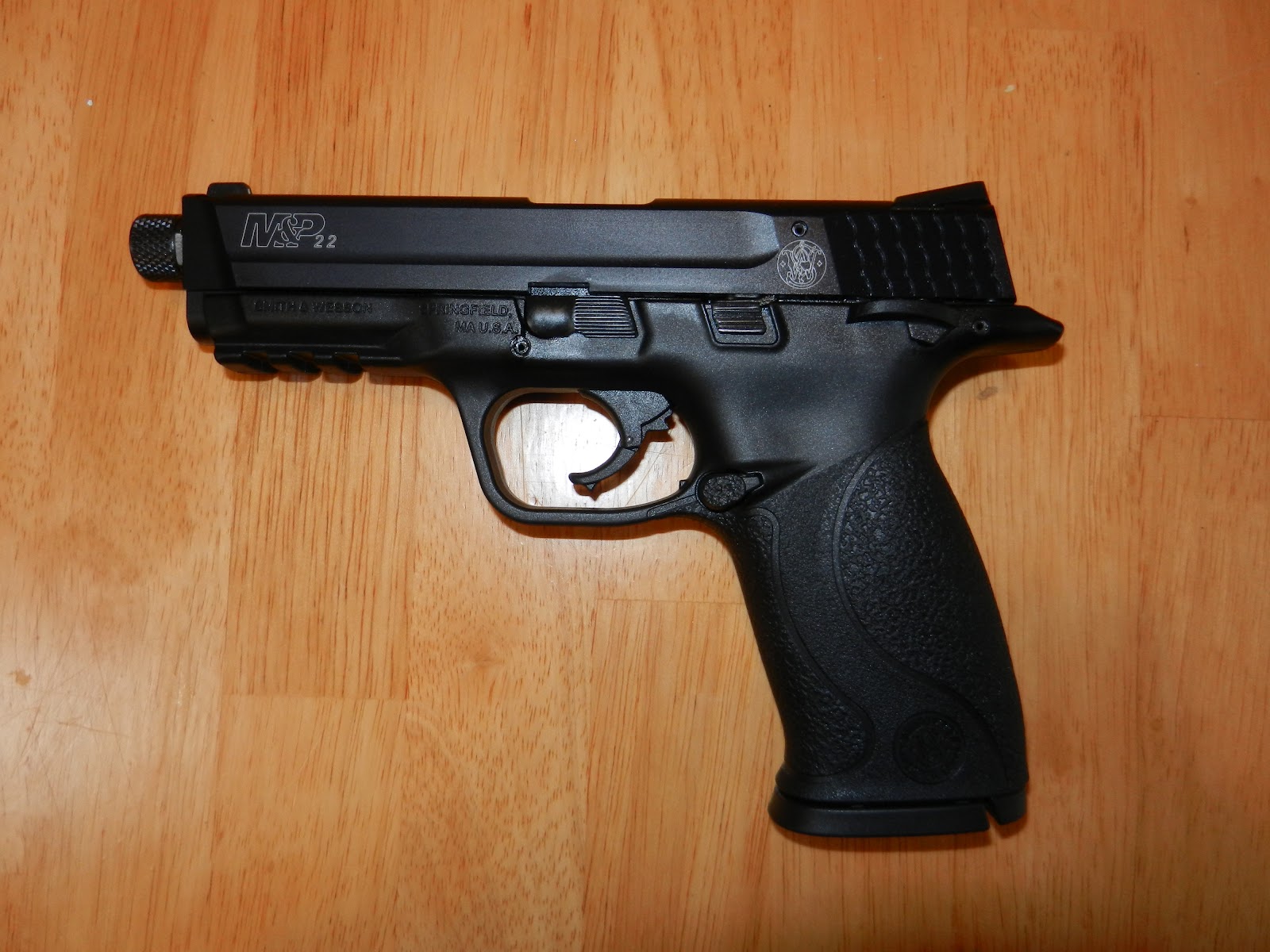 Michad's Shooting Bench: The New Smith & Wesson M&P .22 LR Pistol