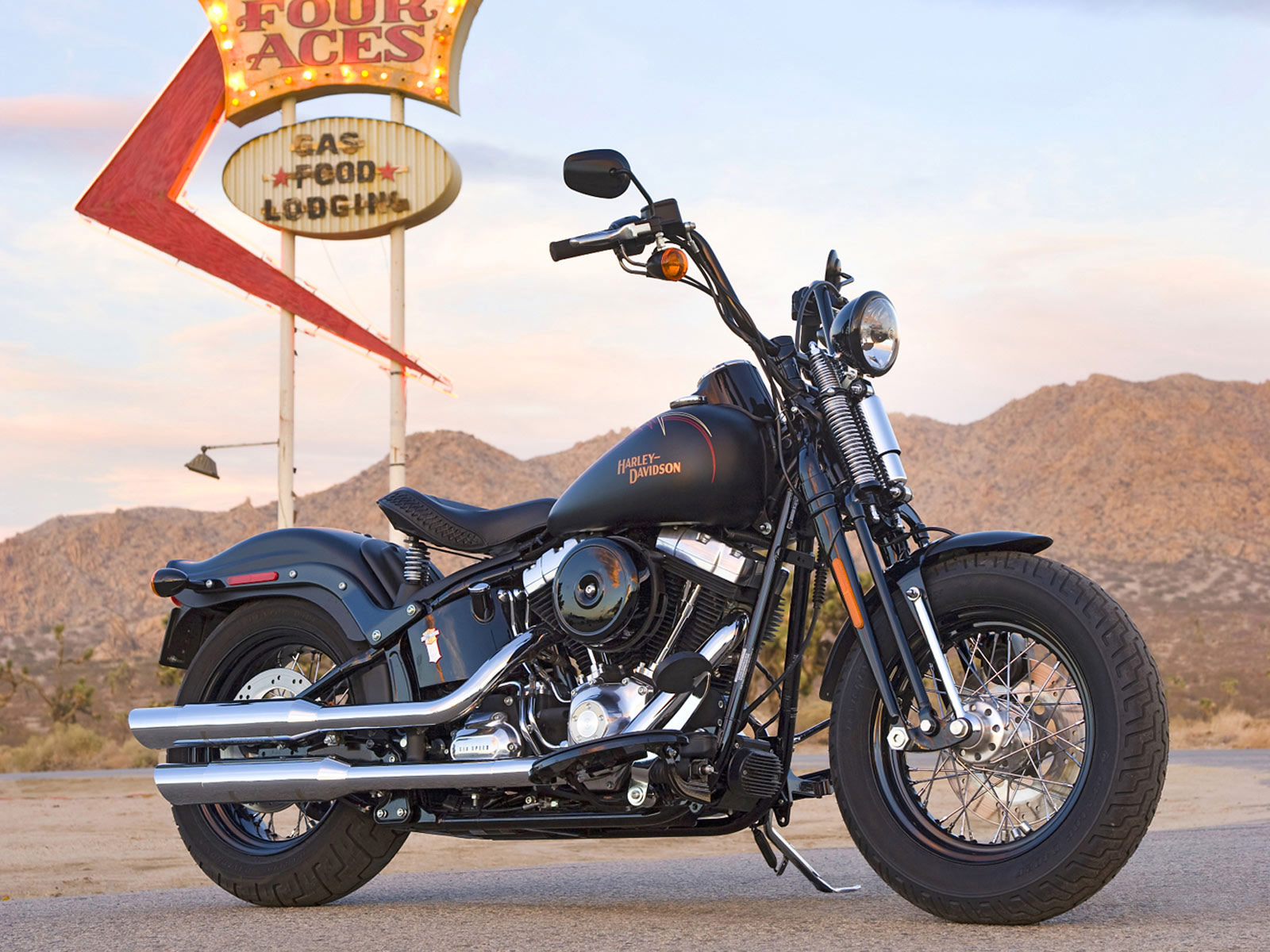 Harley-Davidson pictures. 2008 FLSTB Softail Cross Bones