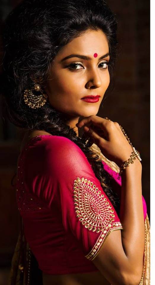 TOTAL CHENNAI NEWS: Actress Harini Photoshoot Images