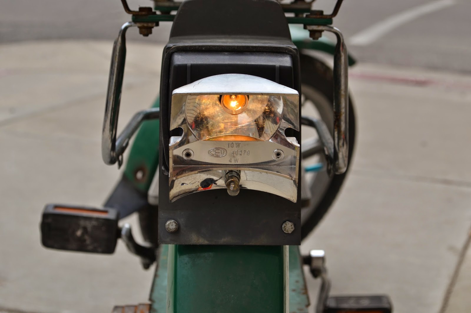 Home Alone with Mopeds.: Grounding Vespa SI brake lights, this applies ...