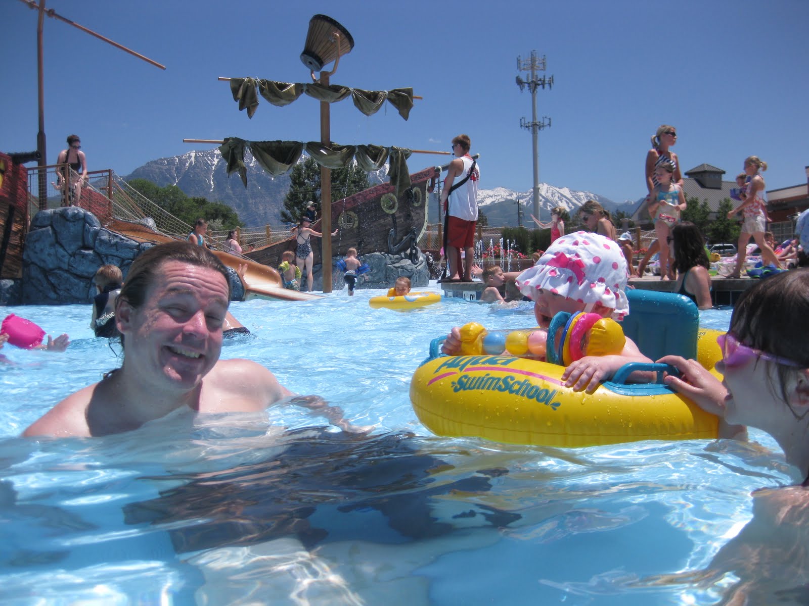 Mama's Hugs: Gilroy Family Reunion Pool Party