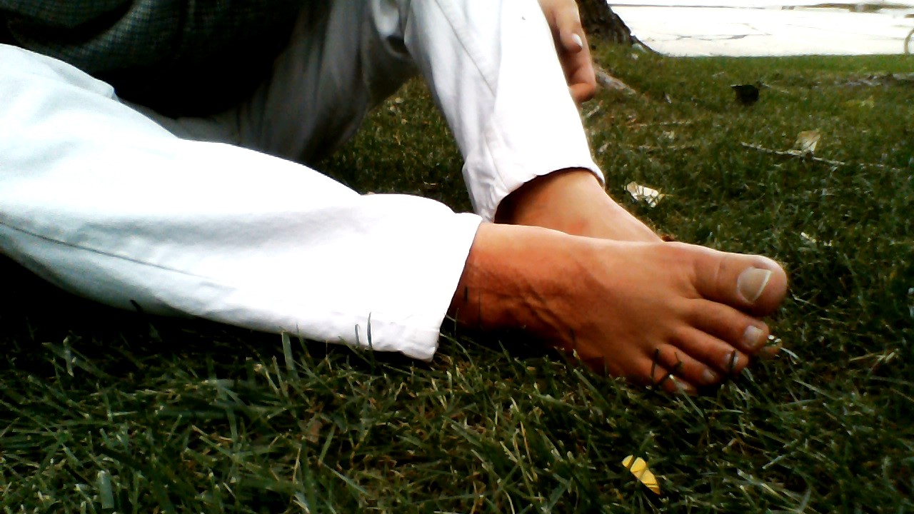 ALMOST BAREFOOT: Barefooters-It's our time.