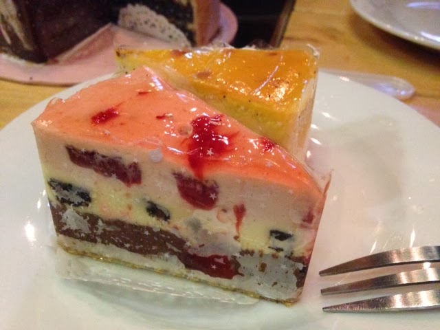 Lisa vs Cooper: Lady Bon Bon