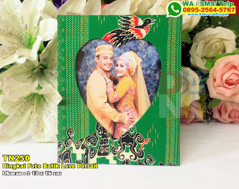 Bingkai Foto Batik Love Potrait | Souvenir Pernikahan