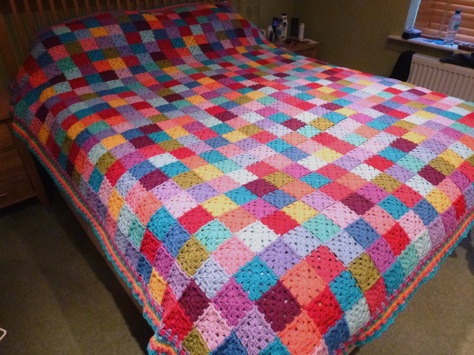 Thrifty MummyHen: Ta dah Granny square patchwork blanket…