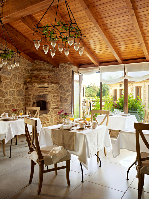 Inspiración de un Hotel Rústico Revelando la Auténtica Belleza de España.