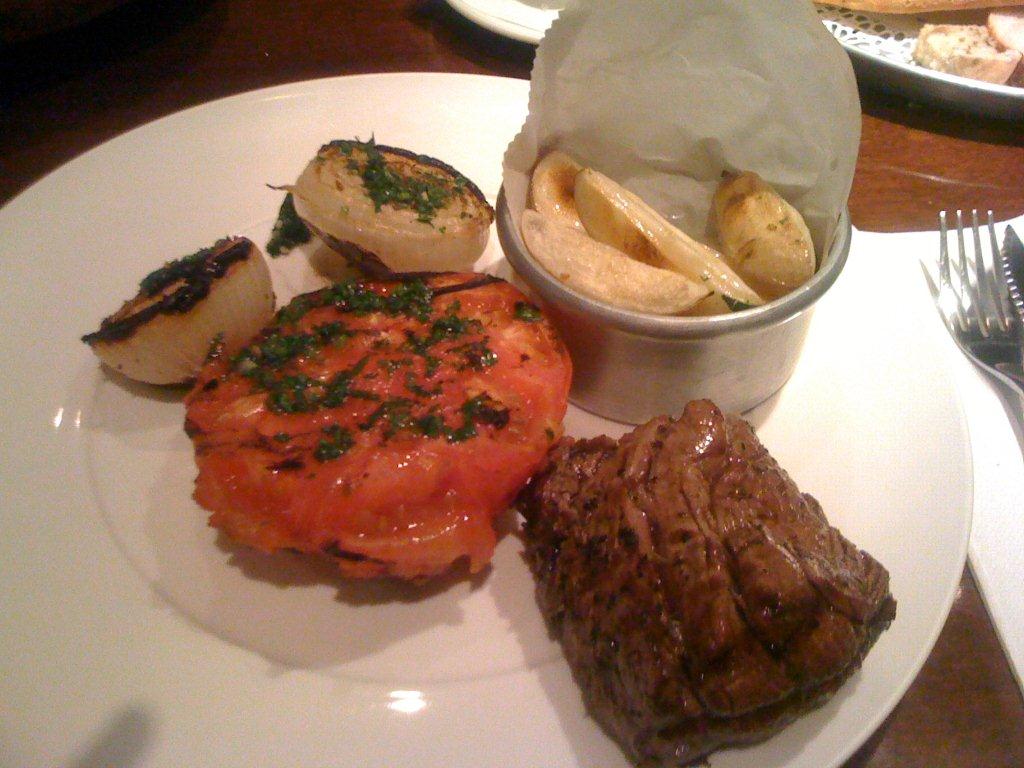 Where to eat in Costa Rica: Doris Metropolitan - A great steak house ...