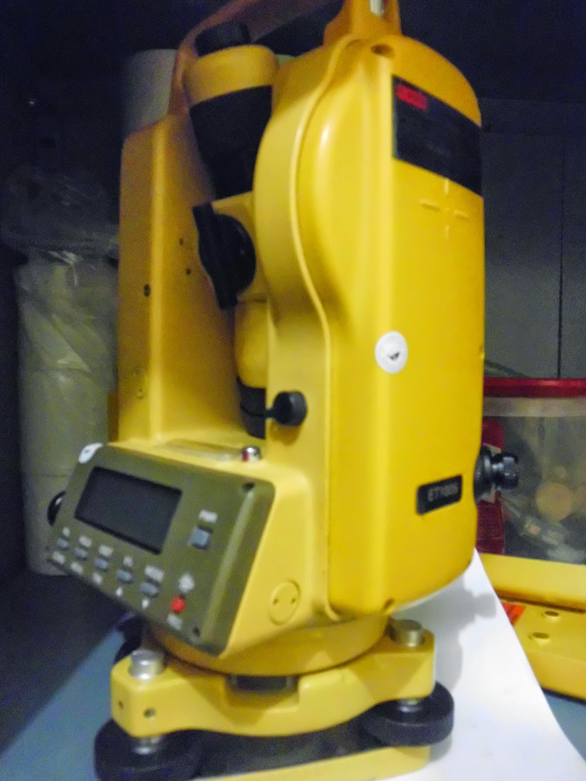 SURVEYOR GEOMATIKA: PENYEWAAN ALAT UKUR (TOTAL STATION, THEODOLITE ...