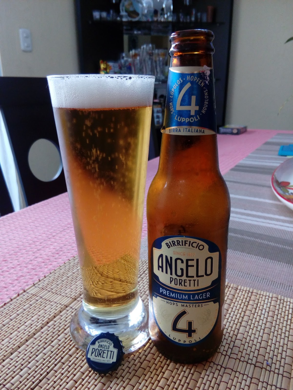 El blog cervecero de Mr.Beer-gt: Angelo Poretti 4 Premium Lager