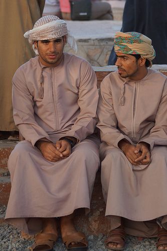 Oman's National Dress - HEARTC♡RE