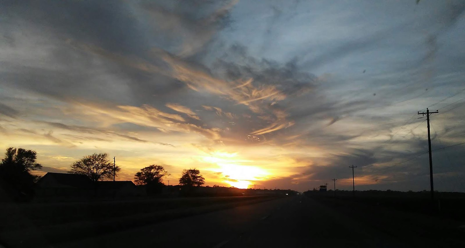 Roscoe Reporting : Evening sky over Indianola, Miss. Roscoe Reporting : Evening sky over Indianola, Miss.