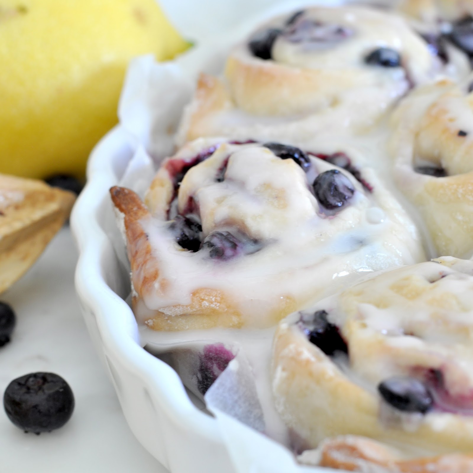 Cooking with Manuela: Blueberry Sweet Rolls with Lemon Glaze