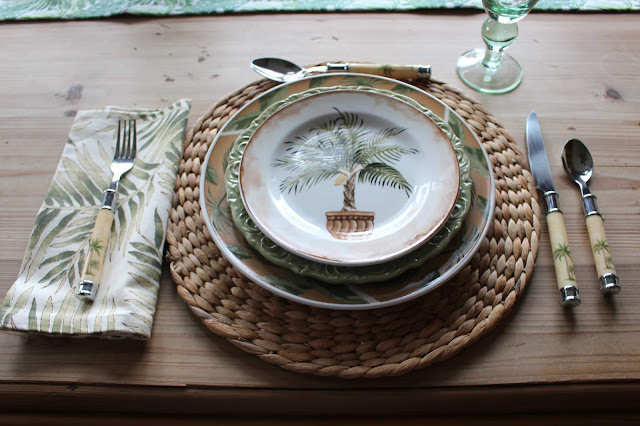 Designs by Pinky: Palm Trees at the Table!
