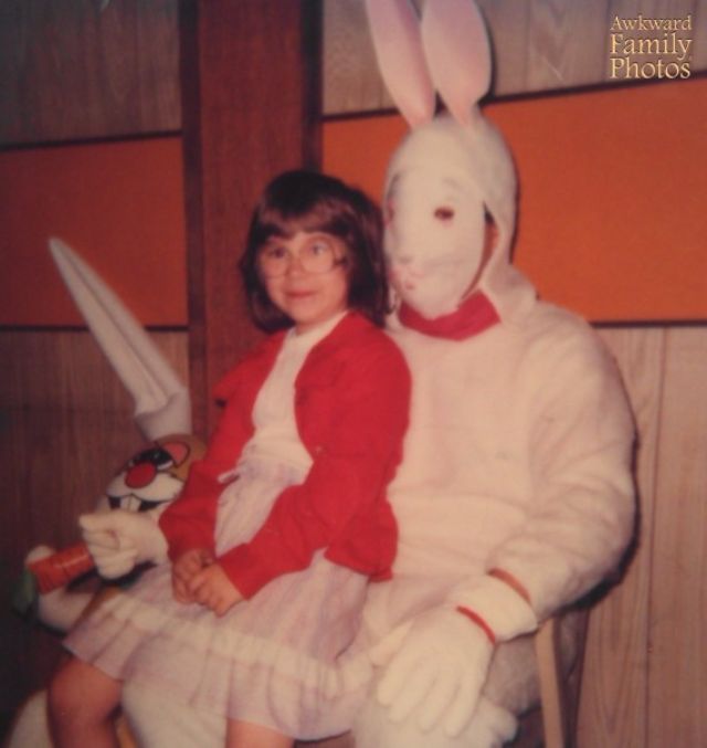 20 Candid Snapshots of Terrifying Easter Bunnies From the 1980s ...