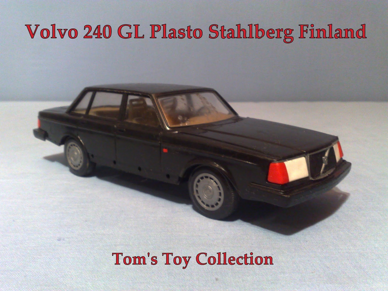 TOM's TECH TOYS: VOLVO MODEL CARS