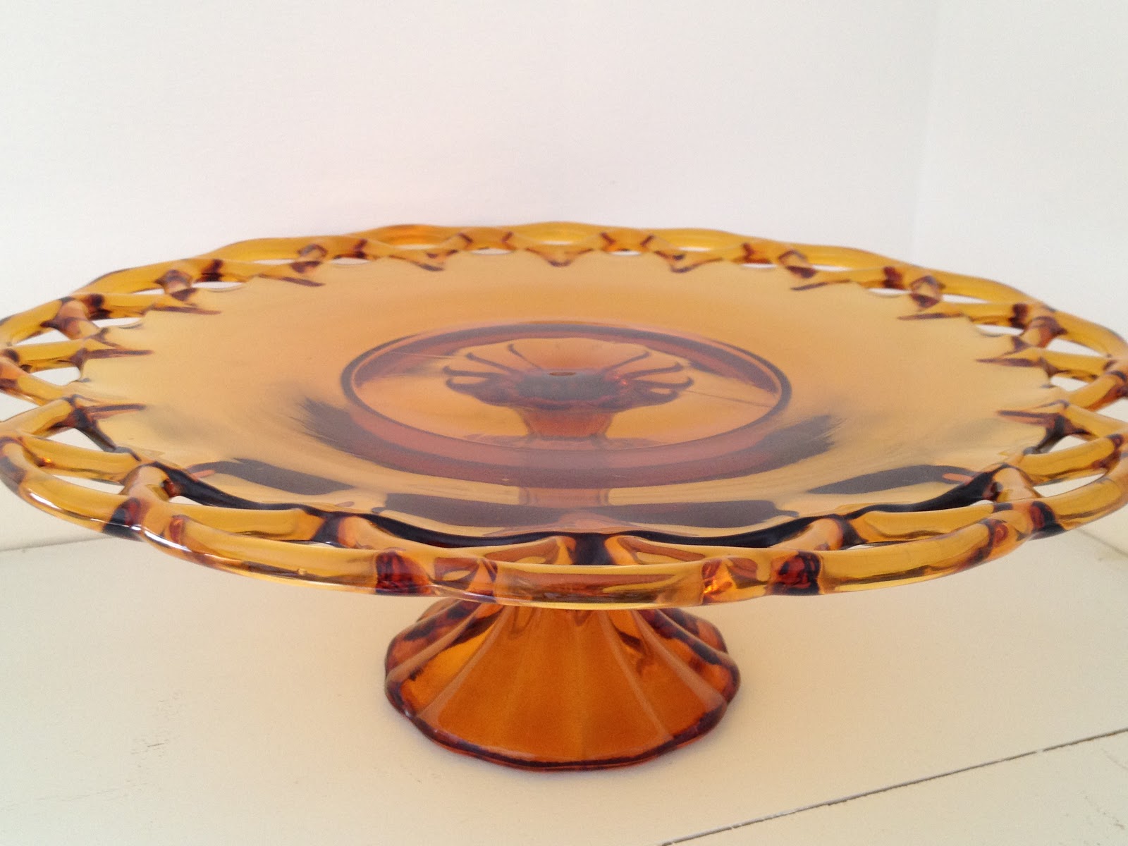 KayteeJanes House: Cake Plates