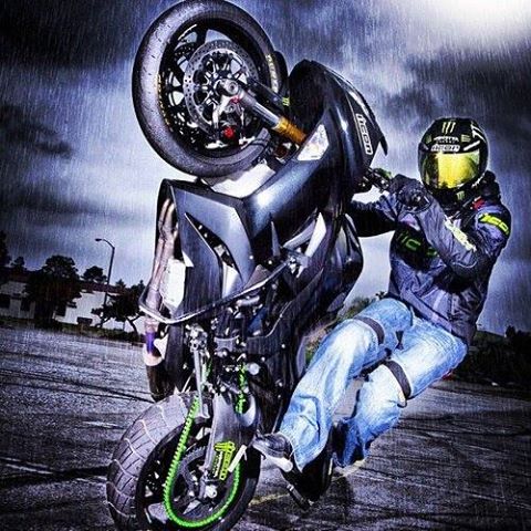 Motosiklet: İLGİNİÇ MOTOR RESİMLERİ