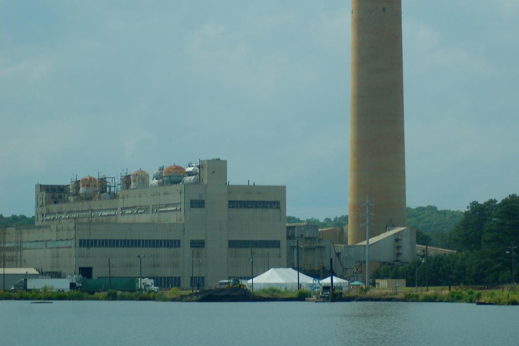 The Walking Shin Report: Season 4 - New Location: Plant Yates + pics