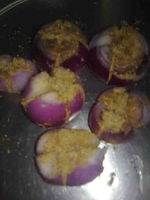 Fast Indian Recipes: Bharwa Pyaz (Stuffed Onion)