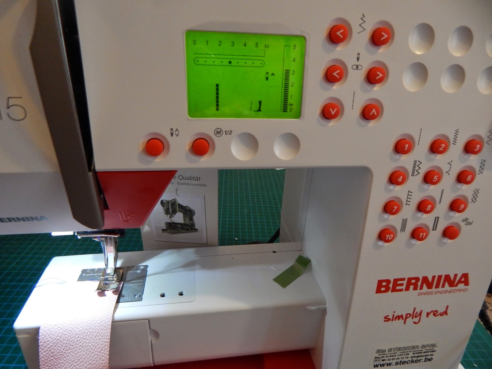 Dans le dressing de mes ptits titis: La Bernina 215 Simply Red : elle à ...