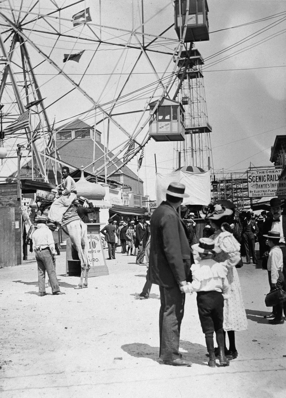 24 Amazing Vintage Photographs That Capture Everyday Life of Coney ...