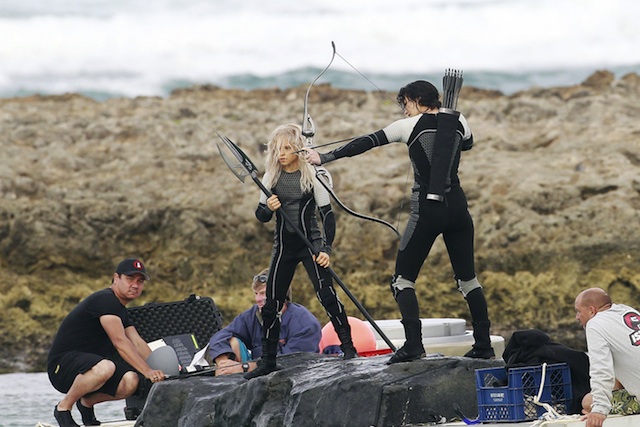 Spot The Difference Between Catching Fire And The Hunger Games Teaser ...