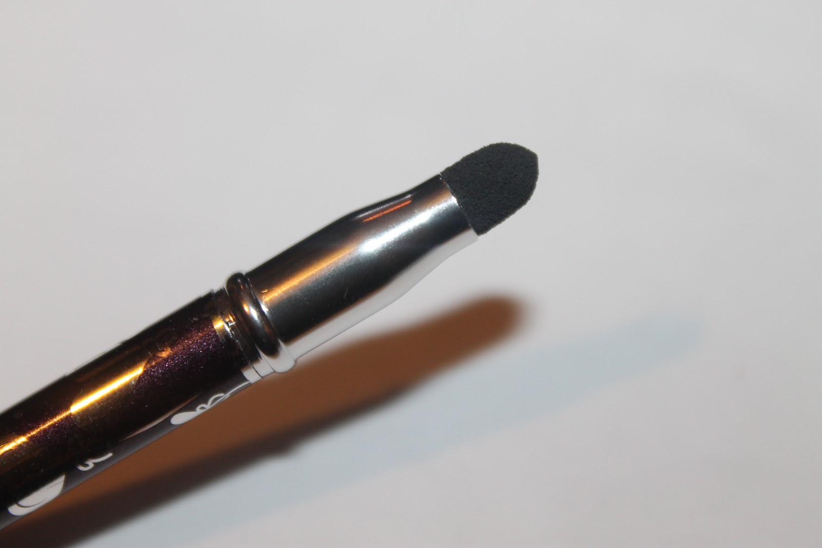 The Dark Side of Beauty: Review: Solone Gel Like Smoody Pencil 'Red Wine'