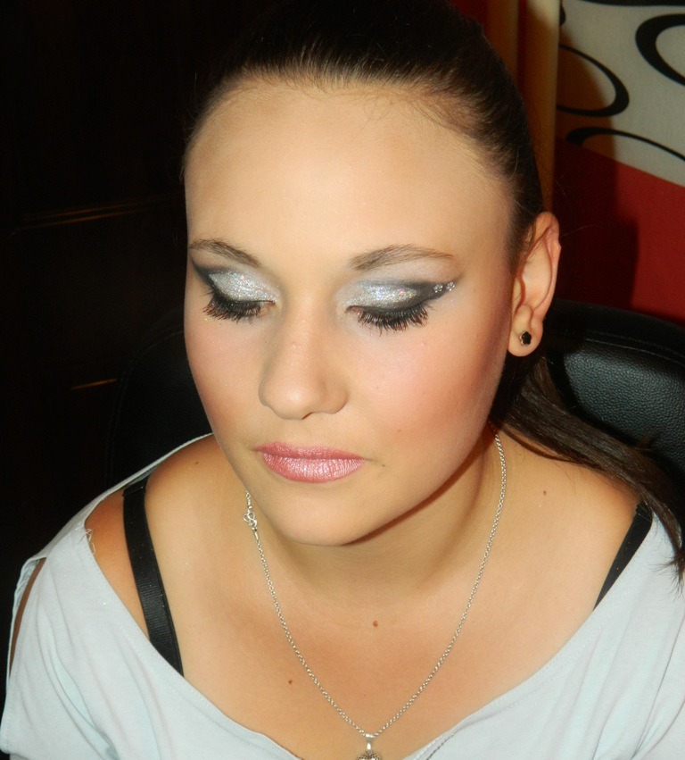 Profesionalno Šminkanje by Milica Božić: Profesionalno šminkanje za maturu