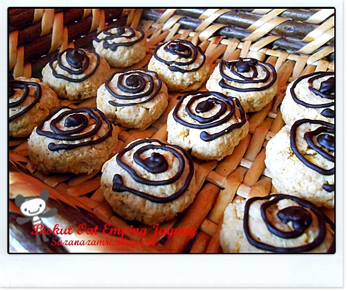 ..Cooking with soul.....: BISKUT OAT EMPING JAGUNG