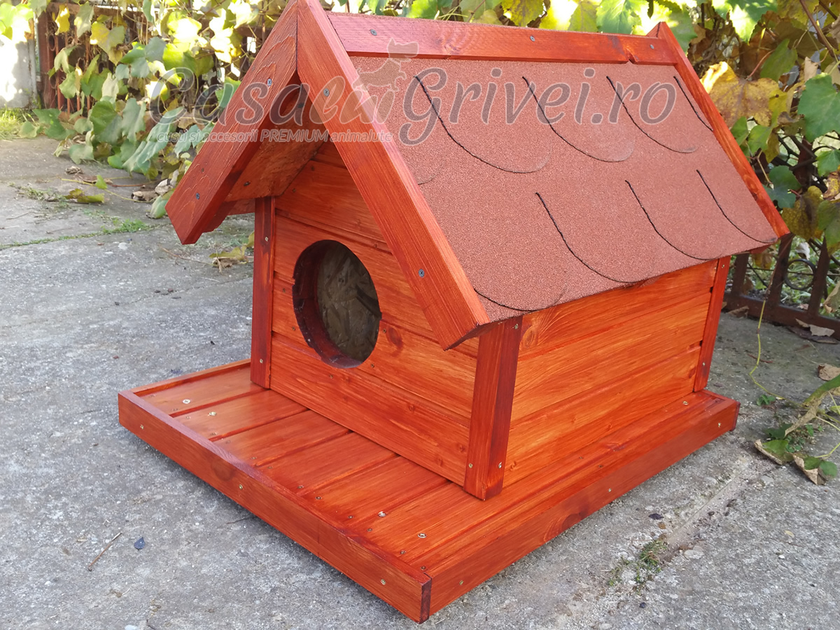 Cotete de caini si pisici din lemn, izolate termic, pentru exterior